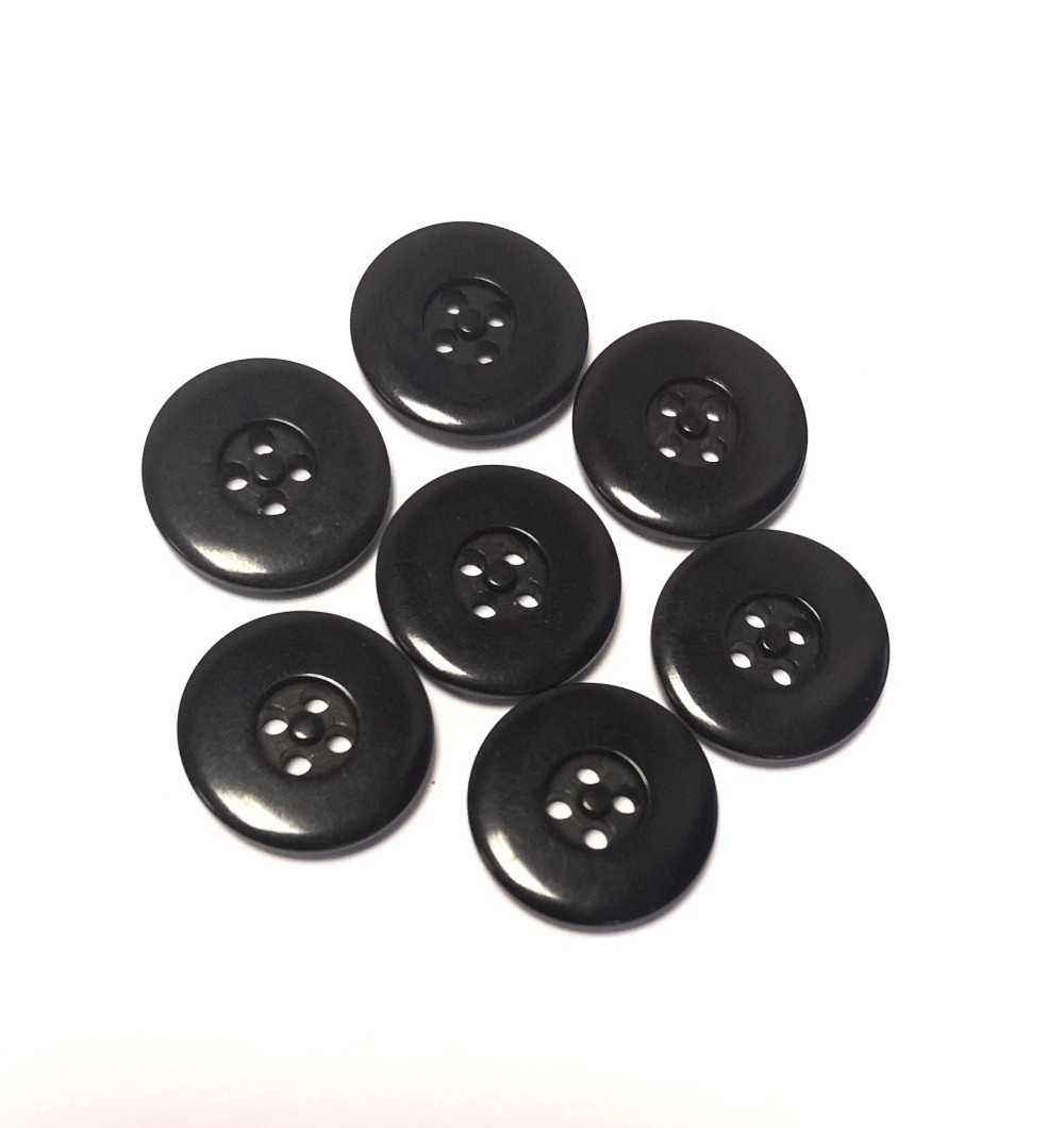 20 mm átmérőjű 4 lyukú fekete műanyag gomb 10- db-os csomagb